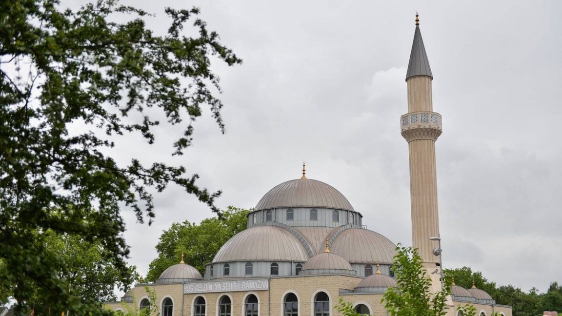 La plus grande mosquée d’Europe ouvre ses portes à Cologne – Oumma