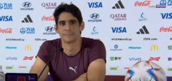 Un journaliste marocain, en larmes, en conférence de presse